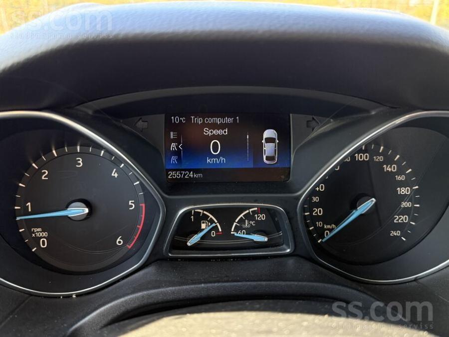 Pelēks Ford Focus 2015 Liepāja, ar dzinēja tilpumu 1.60 L un nobraukumu 255 tūkst. km par 4600 €, foto 19 vietnē AUTOMOTO.COM.LV