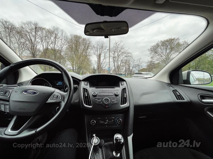 Pelēks Ford Focus 2016 Tallina, ar dzinēja tilpumu 1.00 L un nobraukumu 110 tūkst. km par 6900 €, foto 3 vietnē AUTOMOTO.COM.LV