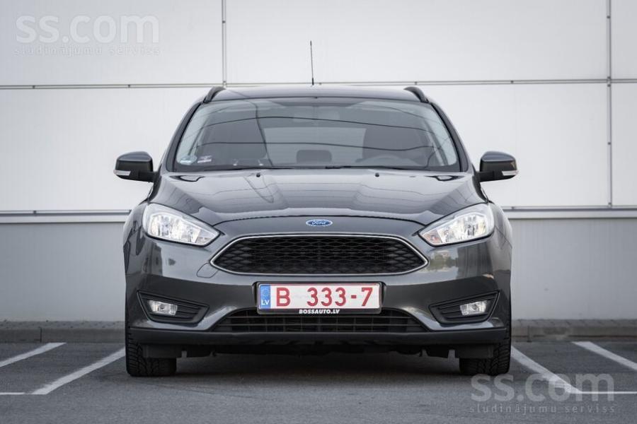 Pelēks Ford Focus 2016 Rīga, ar dzinēja tilpumu 1.00 L un nobraukumu 168 tūkst. km par 5750 €, foto 3 vietnē AUTOMOTO.COM.LV
