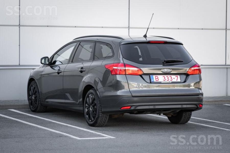 Pelēks Ford Focus 2016 Rīga, ar dzinēja tilpumu 1.00 L un nobraukumu 168 tūkst. km par 5750 €, foto 7 vietnē AUTOMOTO.COM.LV