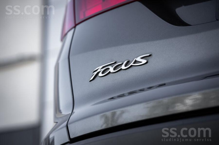 Pelēks Ford Focus 2016 Rīga, ar dzinēja tilpumu 1.00 L un nobraukumu 168 tūkst. km par 5750 €, foto 8 vietnē AUTOMOTO.COM.LV