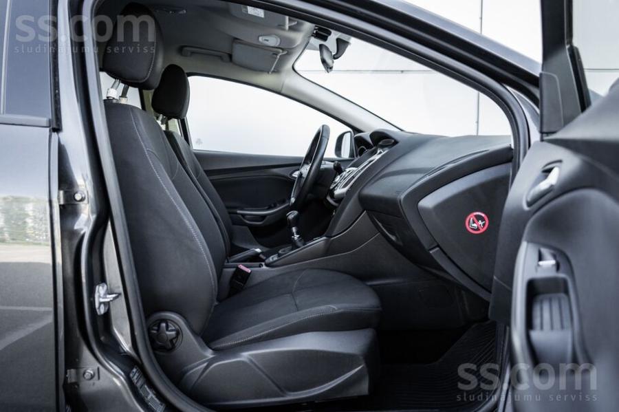 Pelēks Ford Focus 2016 Rīga, ar dzinēja tilpumu 1.00 L un nobraukumu 168 tūkst. km par 5750 €, foto 11 vietnē AUTOMOTO.COM.LV
