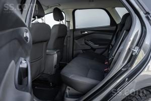 Pelēks Ford Focus 2016 Rīga, ar dzinēja tilpumu 1.00 L un nobraukumu 168 tūkst. km par 5750 €, foto 12 vietnē AUTOMOTO.COM.LV