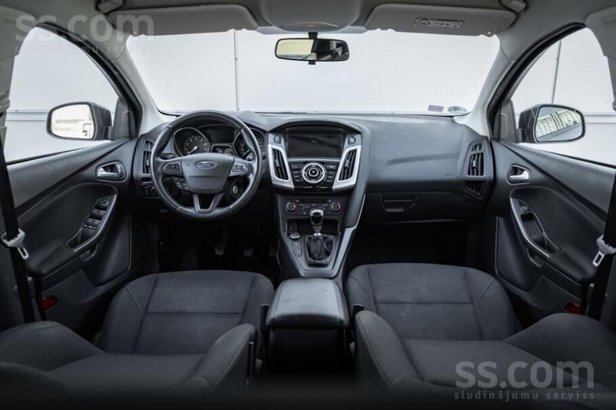 Pelēks Ford Focus 2016 Rīga, ar dzinēja tilpumu 1.00 L un nobraukumu 168 tūkst. km par 5750 €, foto 15 vietnē AUTOMOTO.COM.LV
