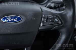 Pelēks Ford Focus 2016 Rīga, ar dzinēja tilpumu 1.00 L un nobraukumu 168 tūkst. km par 5750 €, foto 19 vietnē AUTOMOTO.COM.LV