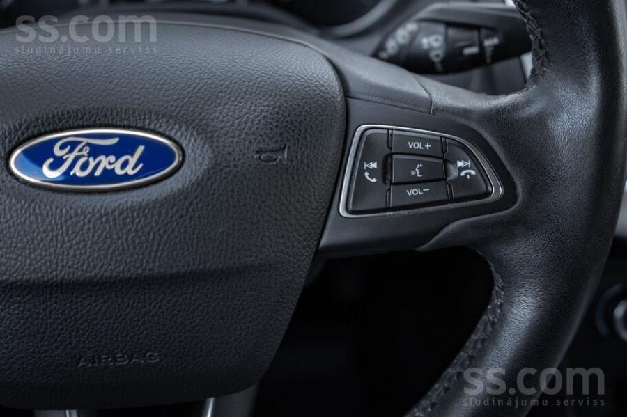 Pelēks Ford Focus 2016 Rīga, ar dzinēja tilpumu 1.00 L un nobraukumu 168 tūkst. km par 5750 €, foto 19 vietnē AUTOMOTO.COM.LV