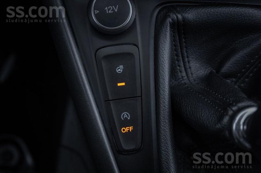 Pelēks Ford Focus 2016 Rīga, ar dzinēja tilpumu 1.00 L un nobraukumu 168 tūkst. km par 5750 €, foto 22 vietnē AUTOMOTO.COM.LV