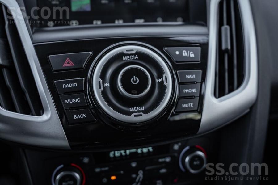 Pelēks Ford Focus 2016 Rīga, ar dzinēja tilpumu 1.00 L un nobraukumu 168 tūkst. km par 5750 €, foto 24 vietnē AUTOMOTO.COM.LV