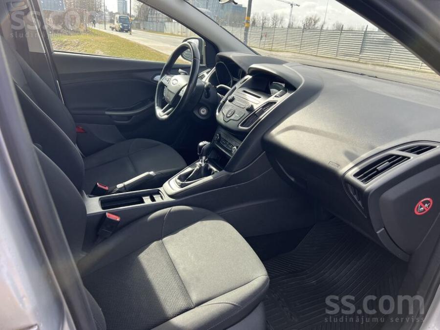 Grey Ford Focus 2016 in Riga, with an engine capacity of 1.50 L and mileage of 232 thousand km for 3999 €, photo 18 on AUTOMOTO.COM.LV