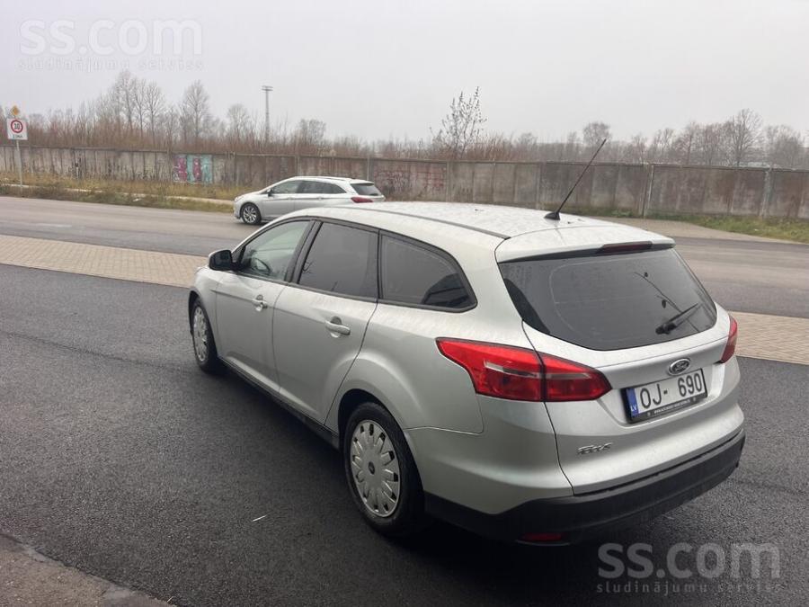 Pelēks Ford Focus 2016 Rīga, ar dzinēja tilpumu 1.50 L un nobraukumu 232 tūkst. km par 4500 €, foto 5 vietnē AUTOMOTO.COM.LV