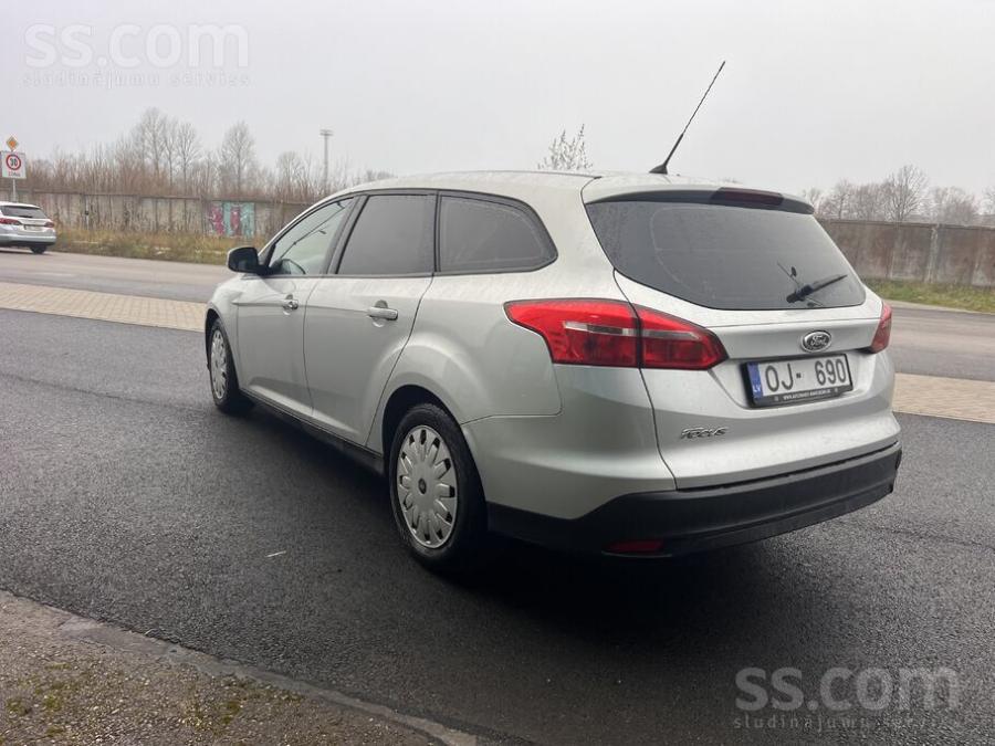 Pelēks Ford Focus 2016 Rīga, ar dzinēja tilpumu 1.50 L un nobraukumu 232 tūkst. km par 4500 €, foto 10 vietnē AUTOMOTO.COM.LV