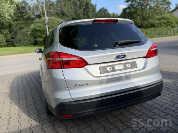 Pelēks Ford Focus 2016 Valmiera, ar dzinēja tilpumu 1.50 L un nobraukumu 277 tūkst. km par 4985 €, foto 4 vietnē AUTOMOTO.COM.LV