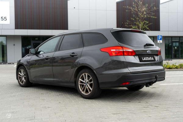 Grey Ford Focus 2016 in Vilnius, with an engine capacity of 1.56 L and mileage of 202 thousand km for 4950 €, photo 3 on AUTOMOTO.COM.LV
