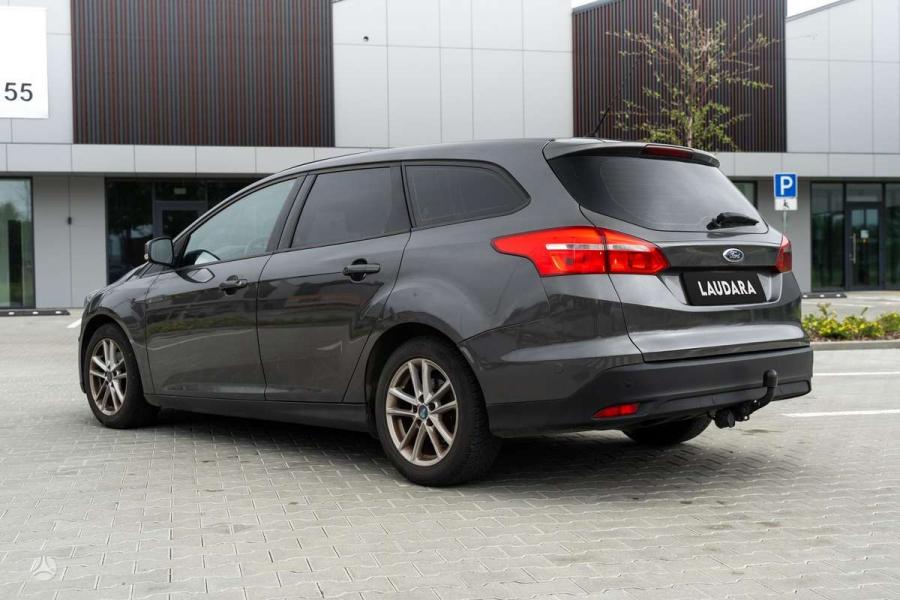 Grey Ford Focus 2016 in Vilnius, with an engine capacity of 1.56 L and mileage of 202 thousand km for 4950 €, photo 4 on AUTOMOTO.COM.LV