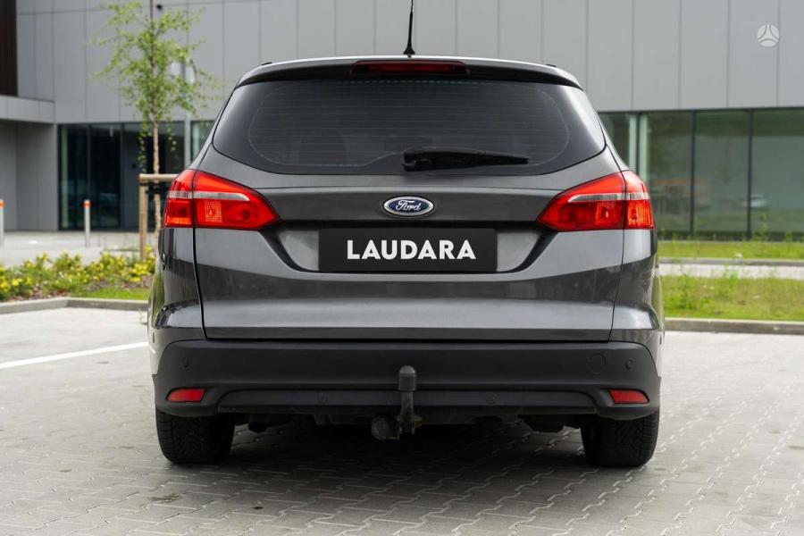 Grey Ford Focus 2016 in Vilnius, with an engine capacity of 1.56 L and mileage of 202 thousand km for 4950 €, photo 5 on AUTOMOTO.COM.LV