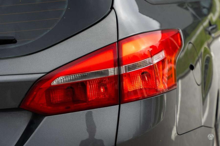 Grey Ford Focus 2016 in Vilnius, with an engine capacity of 1.56 L and mileage of 202 thousand km for 4950 €, photo 6 on AUTOMOTO.COM.LV