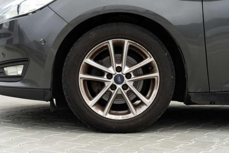 Grey Ford Focus 2016 in Vilnius, with an engine capacity of 1.56 L and mileage of 202 thousand km for 4950 €, photo 12 on AUTOMOTO.COM.LV