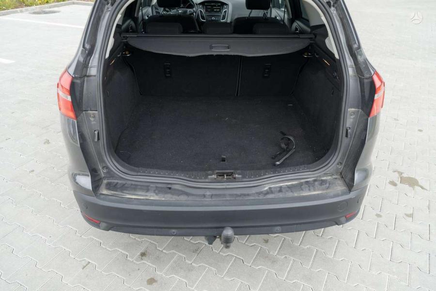 Grey Ford Focus 2016 in Vilnius, with an engine capacity of 1.56 L and mileage of 202 thousand km for 4950 €, photo 16 on AUTOMOTO.COM.LV