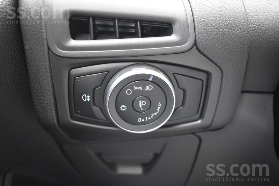 Pelēks Ford Focus 2016 Kuldīga, ar dzinēja tilpumu 1.50 L un nobraukumu 0 tūkst. km par 3800 €, foto 17 vietnē AUTOMOTO.COM.LV