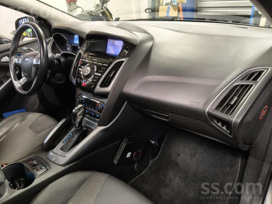 Grey Ford Focus 2016 in Bauska, with an engine capacity of 2.00 L and mileage of 0 thousand km for 3800 €, photo 5 on AUTOMOTO.COM.LV