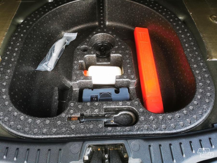 Grey Ford Focus 2016 in Klaipeda, with an engine capacity of 1.50 L and mileage of 116 thousand km for 4950 €, photo 33 on AUTOMOTO.COM.LV