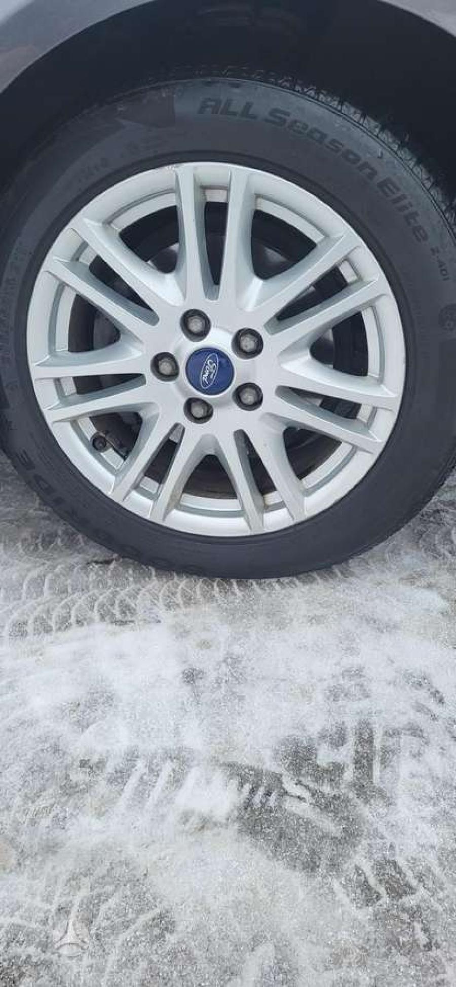 Grey Ford Focus 2017 in Vilnius, with an engine capacity of 1.50 L and mileage of 294 thousand km for 6200 €, photo 19 on AUTOMOTO.COM.LV
