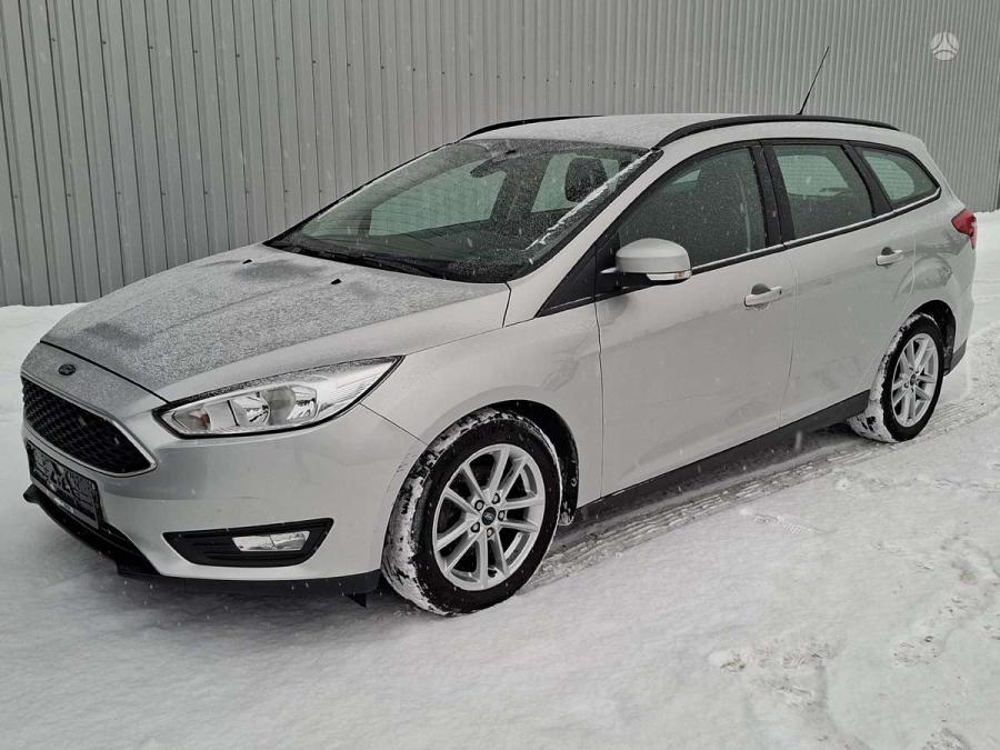 Grey Ford Focus 2017 in Ukmerge, with an engine capacity of 1.00 L and mileage of 152 thousand km for 4000 €, photo 1 on AUTOMOTO.COM.LV