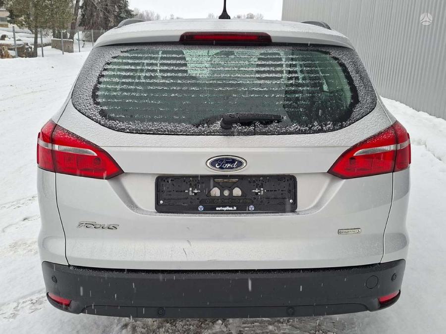 Grey Ford Focus 2017 in Ukmerge, with an engine capacity of 1.00 L and mileage of 152 thousand km for 4000 €, photo 5 on AUTOMOTO.COM.LV
