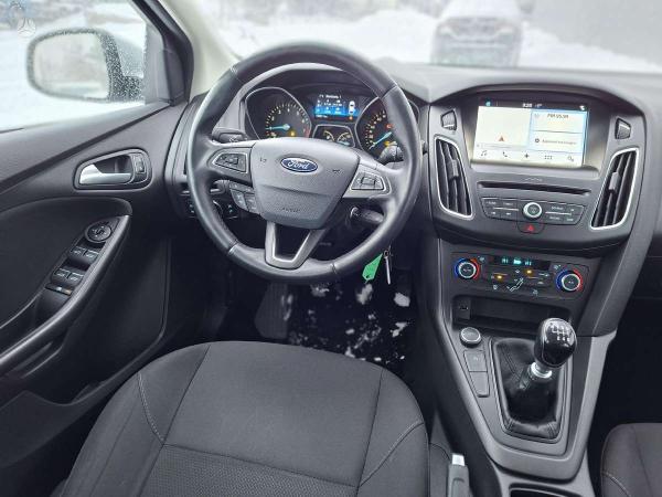 Grey Ford Focus 2017 in Ukmerge, with an engine capacity of 1.00 L and mileage of 152 thousand km for 4000 €, photo 6 on AUTOMOTO.COM.LV