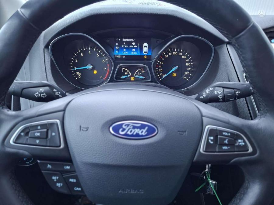 Grey Ford Focus 2017 in Ukmerge, with an engine capacity of 1.00 L and mileage of 152 thousand km for 4000 €, photo 7 on AUTOMOTO.COM.LV