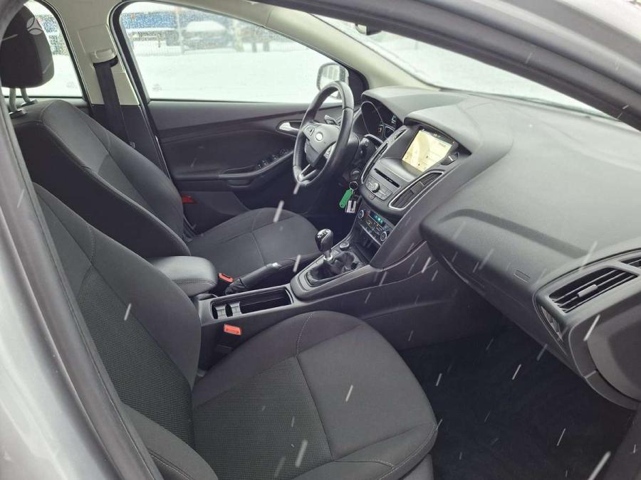 Grey Ford Focus 2017 in Ukmerge, with an engine capacity of 1.00 L and mileage of 152 thousand km for 4000 €, photo 11 on AUTOMOTO.COM.LV
