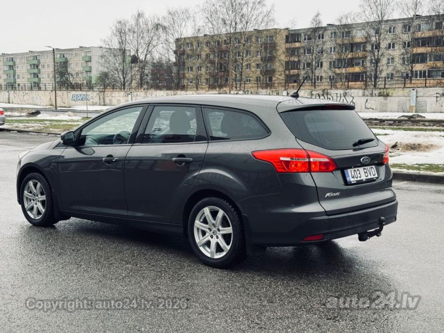 Pelēks Ford Focus 2017 Tallina, ar dzinēja tilpumu 1.60 L un nobraukumu 159 tūkst. km par 6490 €, foto 4 vietnē AUTOMOTO.COM.LV
