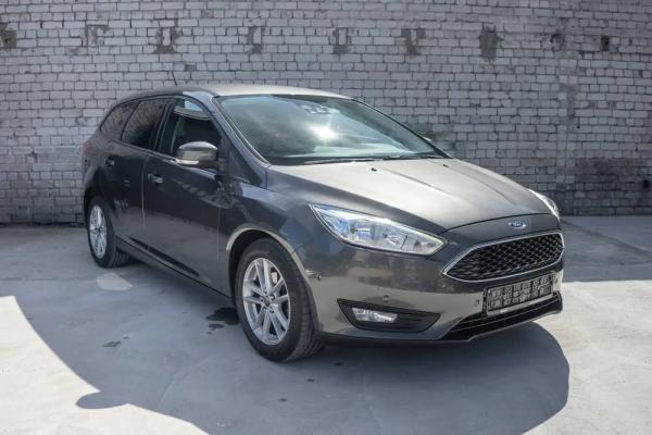 Grey Ford Focus 2017 in Liepaja, with an engine capacity of 1.00 L and mileage of 196 thousand km for 5700 €, photo 5 on AUTOMOTO.COM.LV
