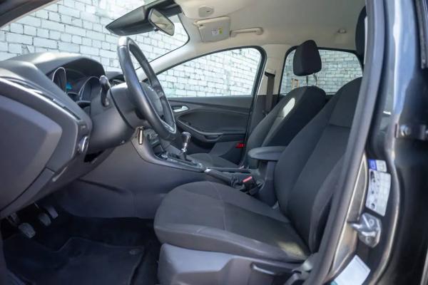 Grey Ford Focus 2017 in Liepaja, with an engine capacity of 1.00 L and mileage of 196 thousand km for 5700 €, photo 8 on AUTOMOTO.COM.LV