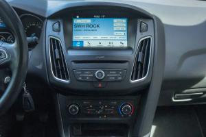Pelēks Ford Focus 2017 Liepāja, ar dzinēja tilpumu 1.00 L un nobraukumu 196 tūkst. km par 5700 €, foto 22 vietnē AUTOMOTO.COM.LV