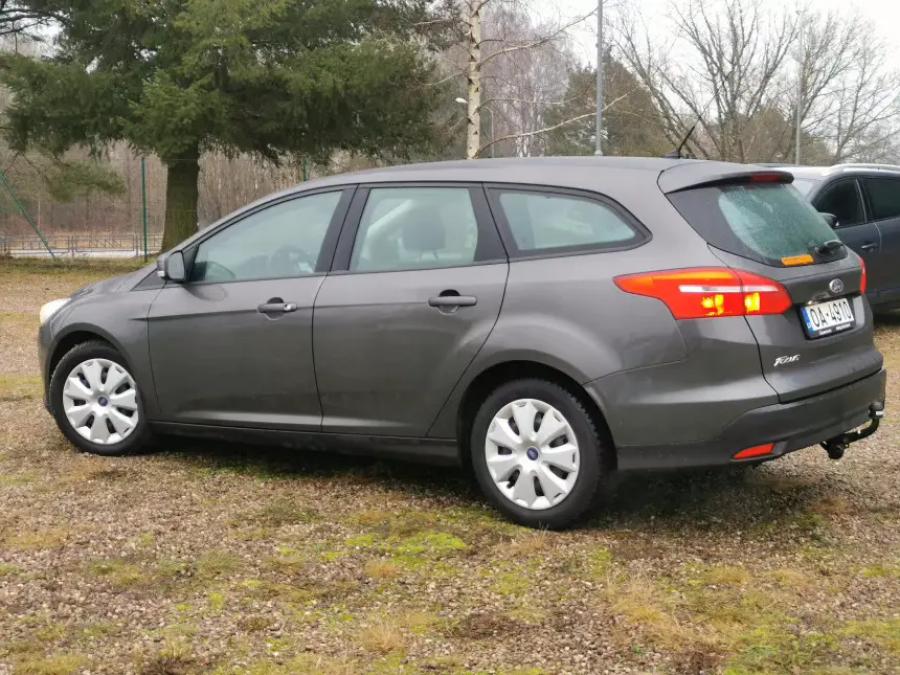 Pelēks Ford Focus 2017 Kuldīga, ar dzinēja tilpumu 1.50 L un nobraukumu 180 tūkst. km par 6800 €, foto 5 vietnē AUTOMOTO.COM.LV
