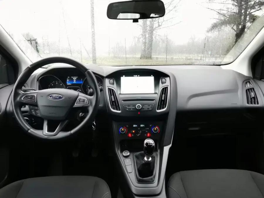 Pelēks Ford Focus 2017 Kuldīga, ar dzinēja tilpumu 1.50 L un nobraukumu 180 tūkst. km par 6800 €, foto 6 vietnē AUTOMOTO.COM.LV
