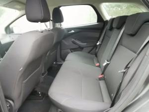 Pelēks Ford Focus 2017 Kuldīga, ar dzinēja tilpumu 1.50 L un nobraukumu 180 tūkst. km par 6800 €, foto 8 vietnē AUTOMOTO.COM.LV