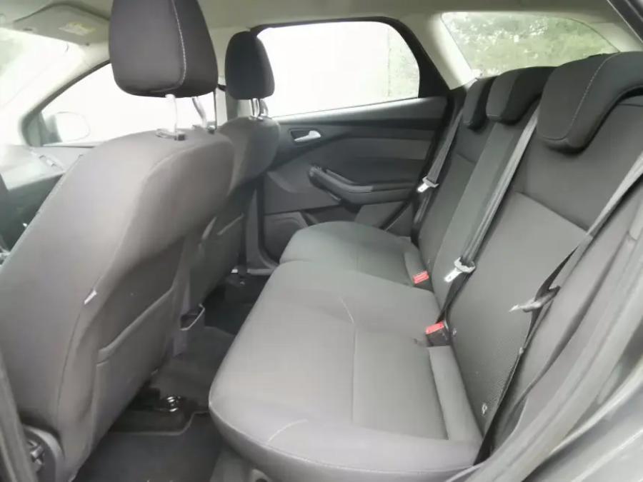 Pelēks Ford Focus 2017 Kuldīga, ar dzinēja tilpumu 1.50 L un nobraukumu 180 tūkst. km par 6800 €, foto 8 vietnē AUTOMOTO.COM.LV