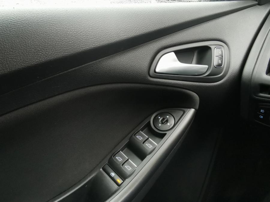 Grey Ford Focus 2017 in Riga, with an engine capacity of 1.50 L and mileage of 180 thousand km for 6800 €, photo 16 on AUTOMOTO.COM.LV