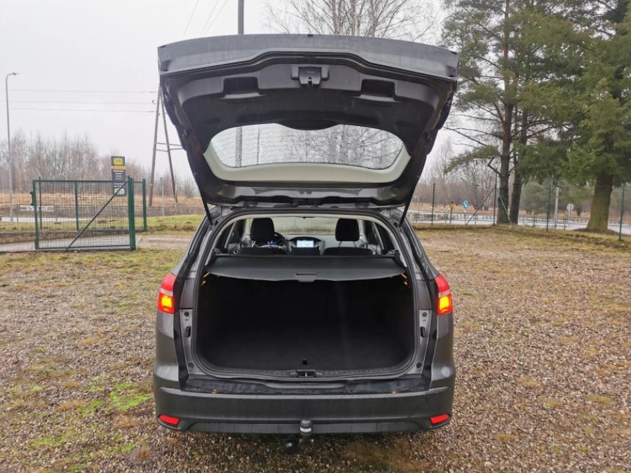 Grey Ford Focus 2017 in Riga, with an engine capacity of 1.50 L and mileage of 180 thousand km for 6800 €, photo 18 on AUTOMOTO.COM.LV