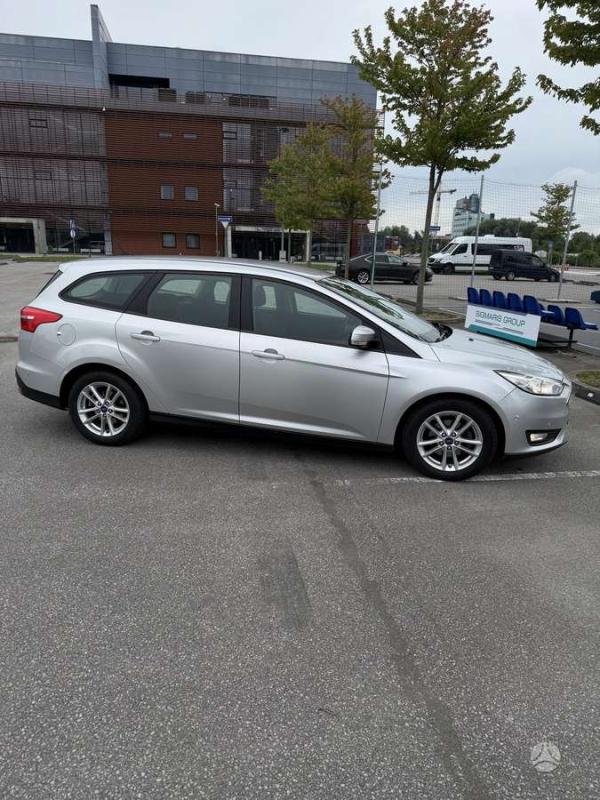 Grey Ford Focus 2017 in Klaipeda, with an engine capacity of 1.00 L and mileage of 194 thousand km for 3999 €, photo 5 on AUTOMOTO.COM.LV