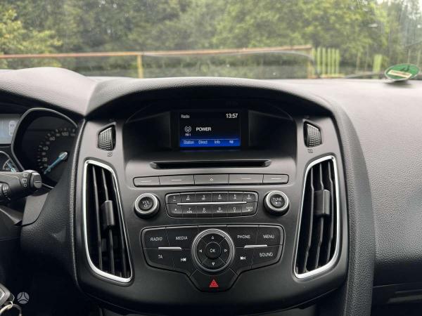 Pelēks Ford Focus 2017 Viļņa, ar dzinēja tilpumu 1.00 L un nobraukumu 80 tūkst. km par 5900 €, foto 5 vietnē AUTOMOTO.COM.LV