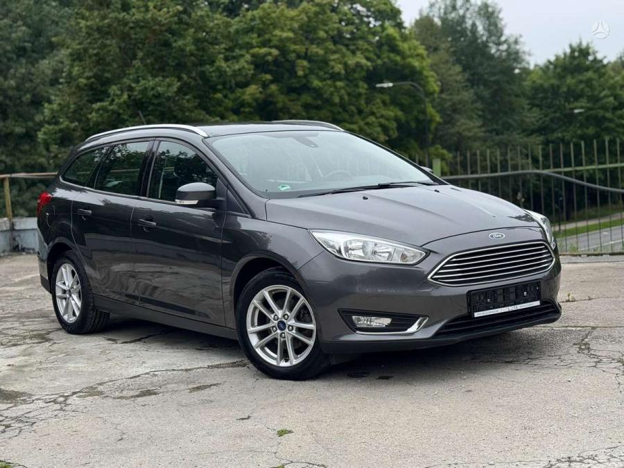 Pelēks Ford Focus 2017 Viļņa, ar dzinēja tilpumu 1.00 L un nobraukumu 80 tūkst. km par 5900 €, foto 9 vietnē AUTOMOTO.COM.LV