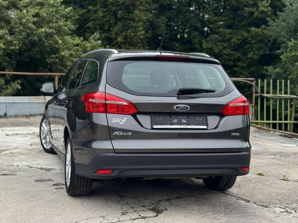 Pelēks Ford Focus 2017 Viļņa, ar dzinēja tilpumu 1.00 L un nobraukumu 80 tūkst. km par 5900 €, foto 10 vietnē AUTOMOTO.COM.LV