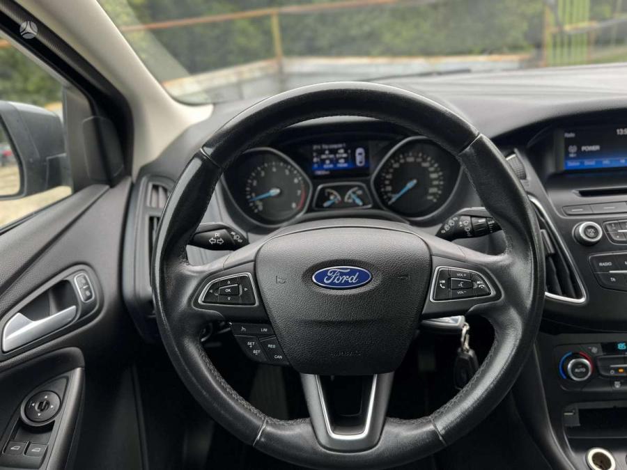 Pelēks Ford Focus 2017 Viļņa, ar dzinēja tilpumu 1.00 L un nobraukumu 80 tūkst. km par 5900 €, foto 20 vietnē AUTOMOTO.COM.LV