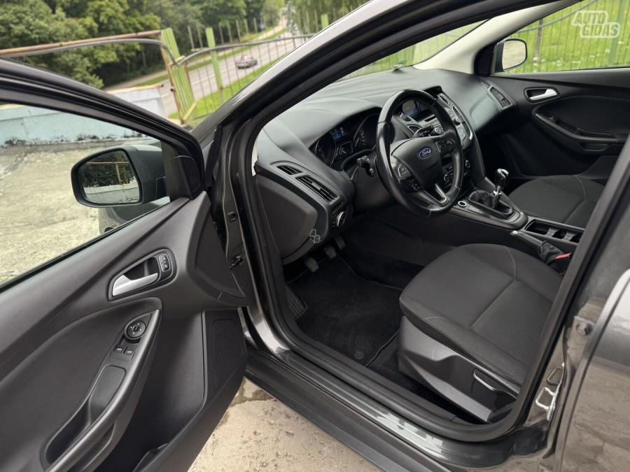 Grey Ford Focus 2017 in Vilnius, with an engine capacity of 1.00 L and mileage of 80 thousand km for 5900 €, photo 5 on AUTOMOTO.COM.LV