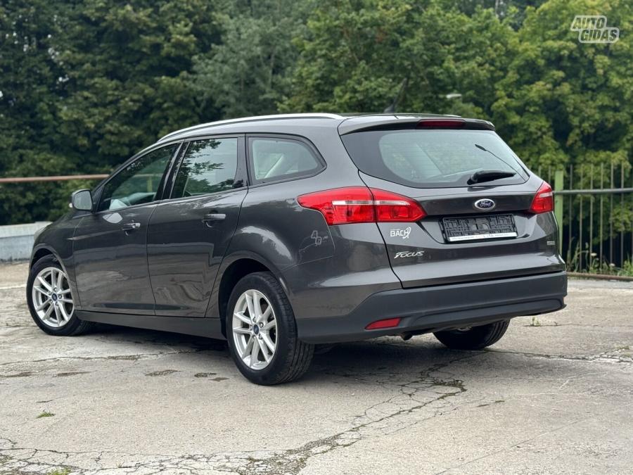Pelēks Ford Focus 2017 Viļņa, ar dzinēja tilpumu 1.00 L un nobraukumu 80 tūkst. km par 5900 €, foto 3 vietnē AUTOMOTO.COM.LV