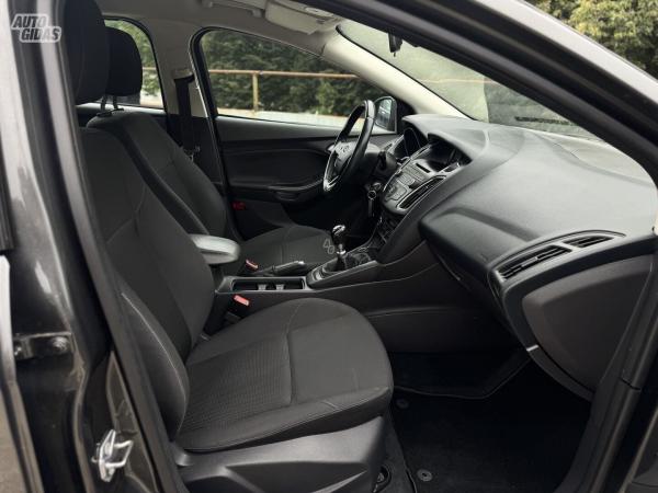 Pelēks Ford Focus 2017 Viļņa, ar dzinēja tilpumu 1.00 L un nobraukumu 80 tūkst. km par 5900 €, foto 7 vietnē AUTOMOTO.COM.LV