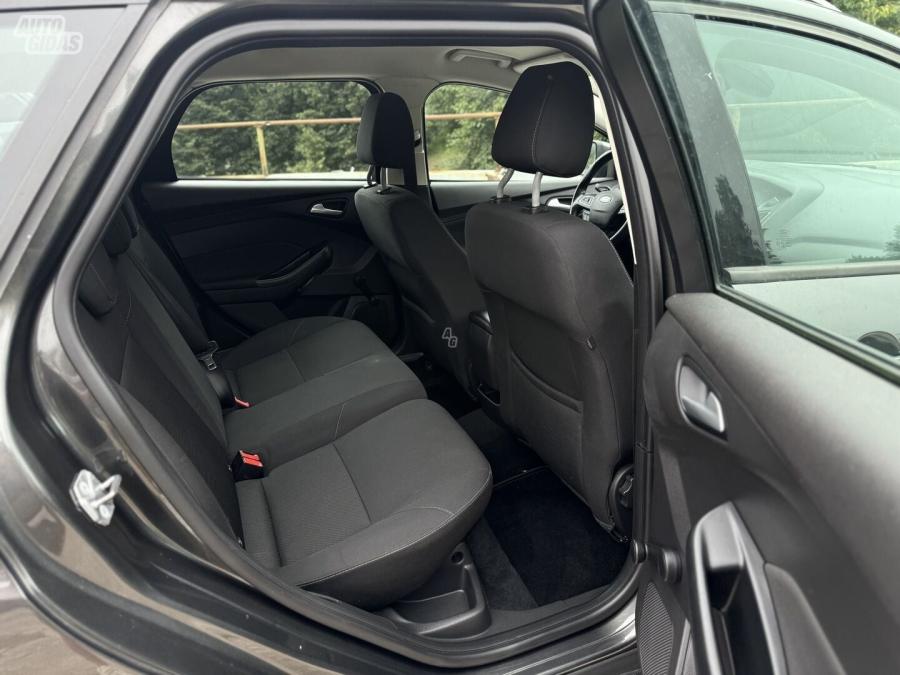 Pelēks Ford Focus 2017 Viļņa, ar dzinēja tilpumu 1.00 L un nobraukumu 80 tūkst. km par 5900 €, foto 22 vietnē AUTOMOTO.COM.LV